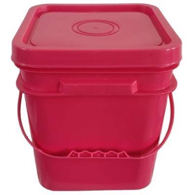 Cina Botti di plastica quadrata durevole 1-25L in colore bianco per la conservazione e la resistenza agli urti in vendita