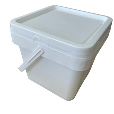 Cina Manico in polipropilene Bottine quadrate di plastica 4L 5L 6L 8L 10L per il trasporto di bevande in vendita