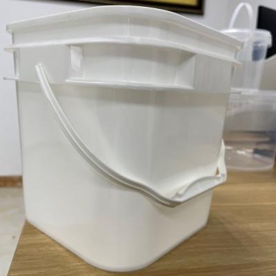 Cina Bottile di plastica stampato su misura per contenitore di stoccaggio di qualità alimentare in disegno bianco quadrato in vendita