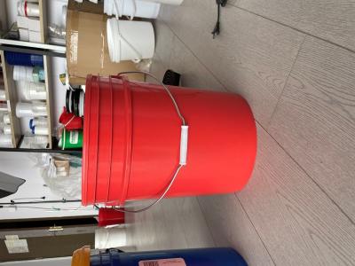 中国 漏れ防止 5 ガロン 6 ガロン プラスチック丸いバケツ ハンドル 販売のため