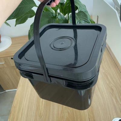 China Customize Square Plastic Container for Chemical Storage and Transportation for sale
