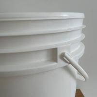 China Leak Proof Black Polypropylene Round Bucket with Lid Fruit and Vegetable Picking for sale