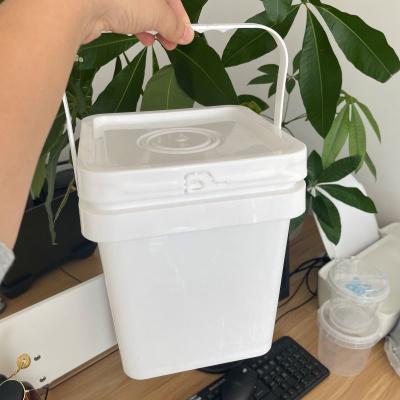 China 5L plastic emmer met accessoires op maat gedrukt GAP/ISO/FDA gecertificeerde voedselkwaliteit Te koop