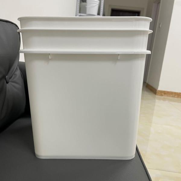 Quality Recycle and Industrial 4 Gallon Square Bucket with Lid 15 Liter Plastic Pail for sale