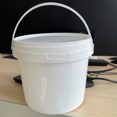 China 300 ml-15L balde de plástico redondo com tampa e alça recipiente branco à venda