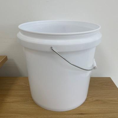 Cina Botti di polipropilene da 10 litri con coperchio e manico OEM Contenitore di vernice in plastica da 2 galloni in vendita
