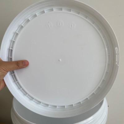 Cina Bottile di plastica in PP bianco da 8 litri con coperchio e maniglia in materiale resistente alle sostanze chimiche in vendita