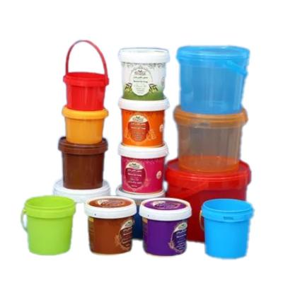 Cina Bottile di plastica a prova di perdite rotondo o quadrato per biscotti e gelati 380ml 1L 2L 1Gallon in vendita