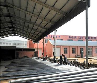 China hot zinc galvanized pole for light solar street light pole price for sale