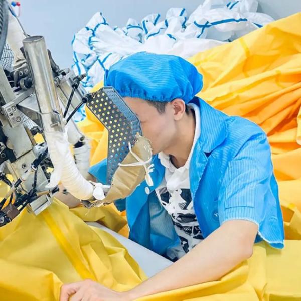 Type 3 Yellow Disposable Protective Coverall 6XL Chemical Protective Ppe Suit Disposable