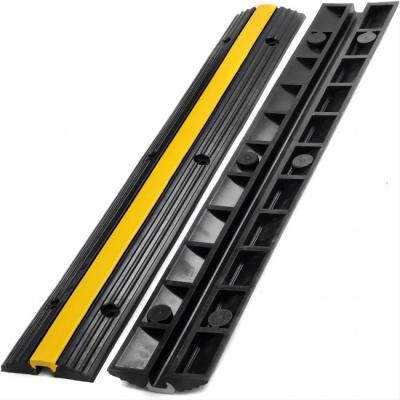 China Compact Roadside Emergency Kit with Durable Nylon Case for sale