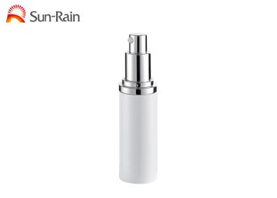 中国 化粧品のみょうばんの帽子のために包む白い15ml 30ml 50mlのクリーム ポンプびん 販売のため