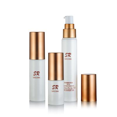 中国 化粧品のプラスチック空気のないびんの基礎ポンプびん15ml 30ml 50ml 販売のため