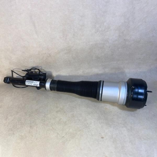 Quality W221 Suspension Struts for Mercedes-Benz S Class S550 2213205513 2213205613 Air Shock Absorbers for sale