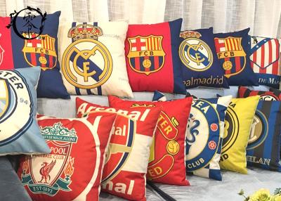 China Decoratieve de Kussenshoofdkussens van Real Madridbarcelona, Veelvoudige het Bedhoofdkussens van Voetbalteams Te koop