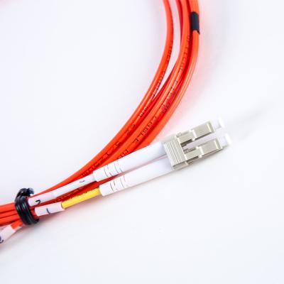 Cina Cavo flessibile all'aperto del cavo a fibre ottiche FTTH di 20m FTTH in vendita
