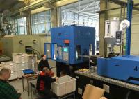 China 4 Cav Fully Automatic Plastic Blow Moulding Machine PMMA 300ml for sale