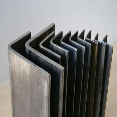 Cina Slit Edge Stainless Steel Angle Bar Punching 200mm  8K Mirror in vendita