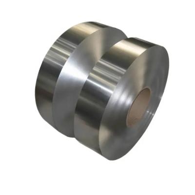 Cina ASTM AISI Stainless Steel Strip Coil 1000mm-2000mm 2B 8K in vendita