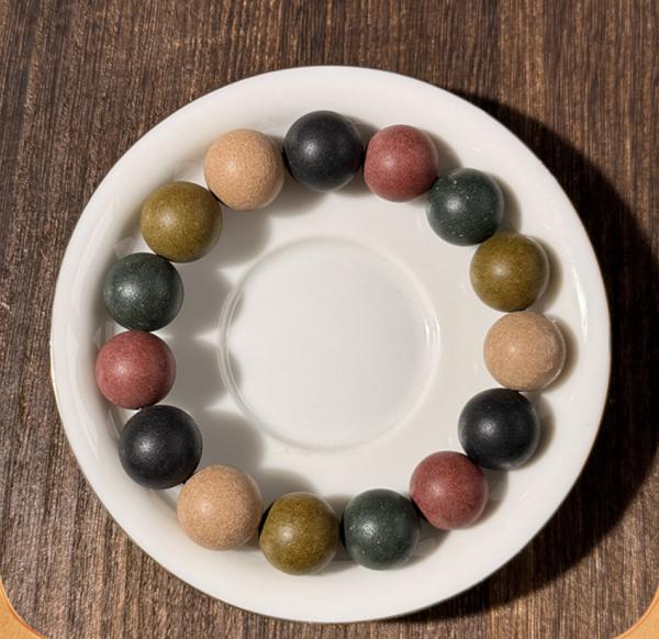 Quality Traditional Chinese Style Wood Ball Bracelet Prayer Fragrance Buddhist Sandalwood for sale