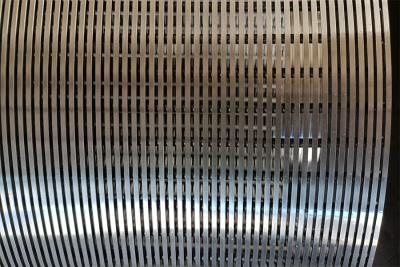 Cina Il cavo di SS304 Johnson Continuous Slot Screen V ha avvolto il tubo filettato di BSP in vendita