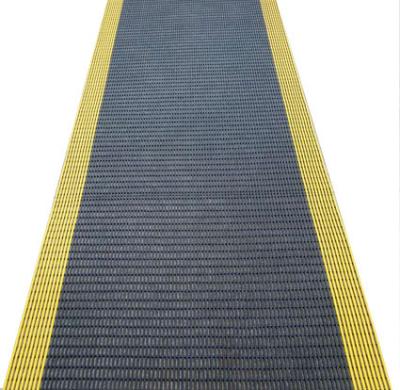 China Heavy duty PVC grid safety floor mat industrial anti-slip mat wet area floor mat plastic mat for sale