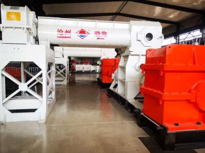 Cina Macchina per fabbricare i mattoni a due fasi della terra del cemento dell'espulsore di vuoto in vendita