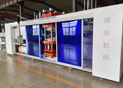 Chine boursouflure de 770mm formant la station de la pression négative trois de machine à vendre