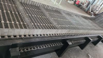 Cina 304 Stainless Steel Mesh Conveyor Belt Flex Flat Wire Mesh in vendita