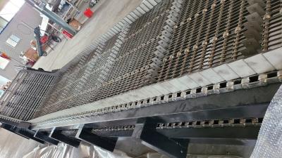 Cina Convogliatore a fascia piatta in PVC verde personalizzato / sistema di trasportatori per la linea di produzione di assemblaggio industriale in vendita