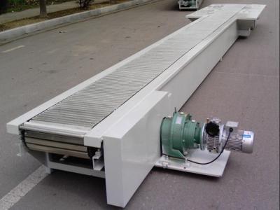 Cina Convogliatore a catena di pallet a cartone ad alta trasmissione per la macchina di avvolgimento / Tavolo convogliatore a rullo per il riviste di pallet in vendita