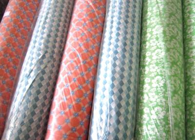 Cina Impermeabilizzi prodotto non intessuto 100% di slittamento di Spunbond del polipropilene l'anti Rolls bianco/rosso/verde in vendita