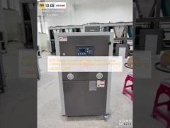 Refrigeratore portatile a raffreddamento ad acqua 10TR per macchine taglio laser per il raffreddamento di sorgenti laser. Capacità di raffreddamento 33kW