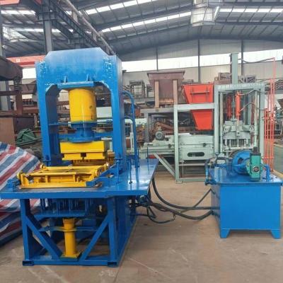 Cina Macchina a chiusura di mattoni per pavimentazione di cemento solido a vibrazione idraulica in vendita