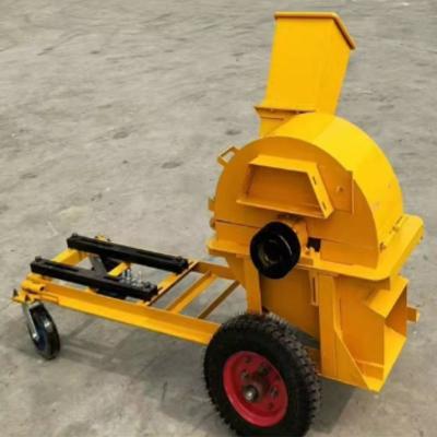 Cina Prodotto di frantumazione della polvere da segale per la frantumazione del legno Diametro di alimentazione mm 520*530 Motore diesel per la frantumazione dei pini in vendita