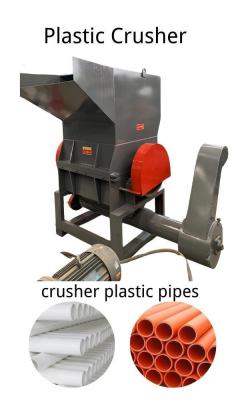 China Máquina de trituração de garrafas de plástico de 50 HP com pedidos personalizados e lâminas giratórias à venda