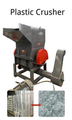 China Máquina de trituração de garrafas de plástico de 50 HP com pedidos personalizados e lâminas giratórias à venda