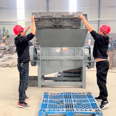 Cina Macchina di frantumaggio di bottiglie di plastica per animali domestici con struttura di alimentazione tangenziale e valuta statunitense in vendita