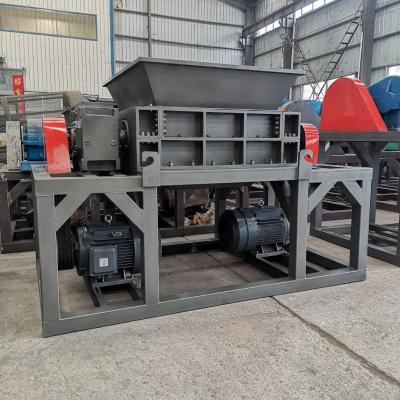 China Op maat gemaakte aanvraag Double Hob Shredder Machine voor het versnipperen van aanpasbare materialen Te koop