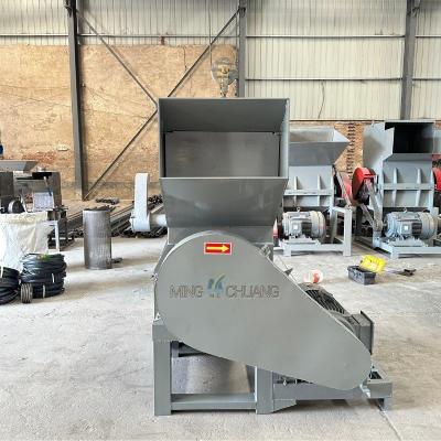 Cina Macchina di riciclaggio di rottami di plastica con struttura di alimentazione tangenziale e sel caldo in vendita