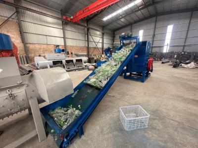 China PET Crushing Cleaning Drying Machine Plastic Washing Line with 800.000kg Gross Weight for sale