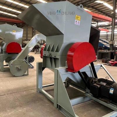 Cina Linea di produzione di trituratori per pellicole di plastica e lamiere di gomma Capacità 8600 kg in vendita