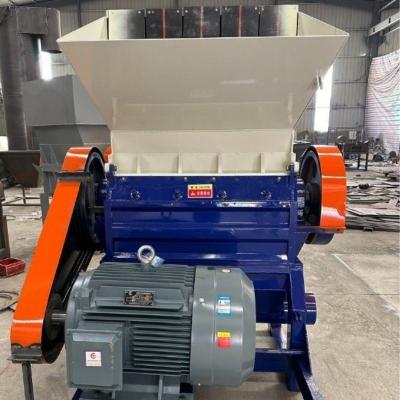 Cina 6 lame rotanti trituratore di plastica per la frantumazione di profilati di piastre di plastica automatico in vendita