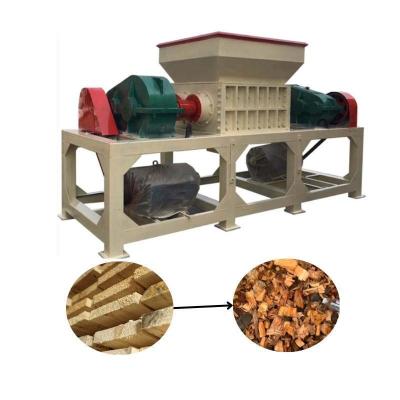 China Máquina para triturar y triturar paletas de madera de doble eje con una capacidad de producción de 8000-10000 kg/h en venta