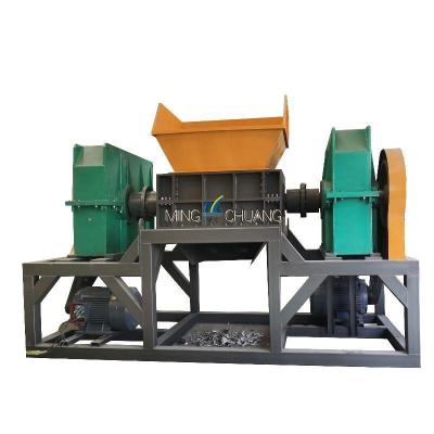 China DC53 Blades Material Triturador elétrico de eixo duplo para trituração de madeira e árvores frutíferas à venda