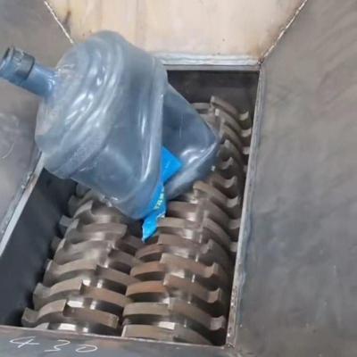 China Double Shaft Plastic Pet Screen Shredder for Solid Waste Adaptive Material 37*2 for sale