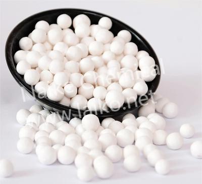 Cina Dessicante di allumina attiva ad alto assorbimento idrico 3-5 mm sfera bianca in vendita