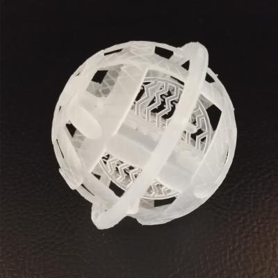 Cina Torre a sfera di gabbia di plastica aperta con imballaggio 50 mm per il trattamento dell'acqua in vendita