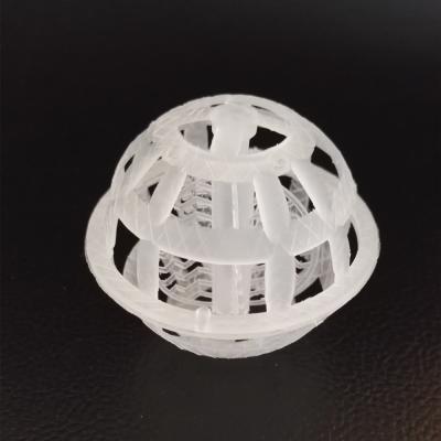 Cina Torre a sfera di gabbia di plastica aperta con imballaggio 50 mm per il trattamento dell'acqua in vendita
