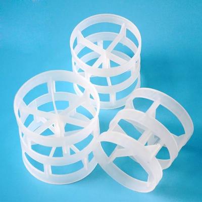Cina 25mm 38mm Torre di imballaggio PP PE RPP PVC CPVC PVDF PTFE PP Pall Ring PP Plastico Pall Ring in vendita